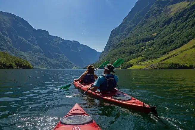 SEA KAYAK Guided Tour – Hardangerfjord, Granvin